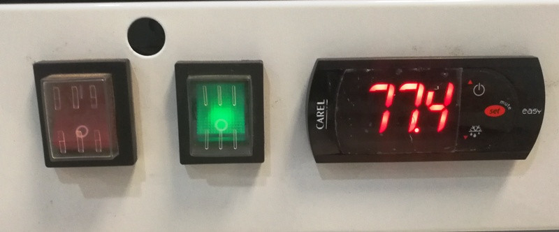 Enfriador exhibidor vertical de 53 pies cubicos - PREMIUM