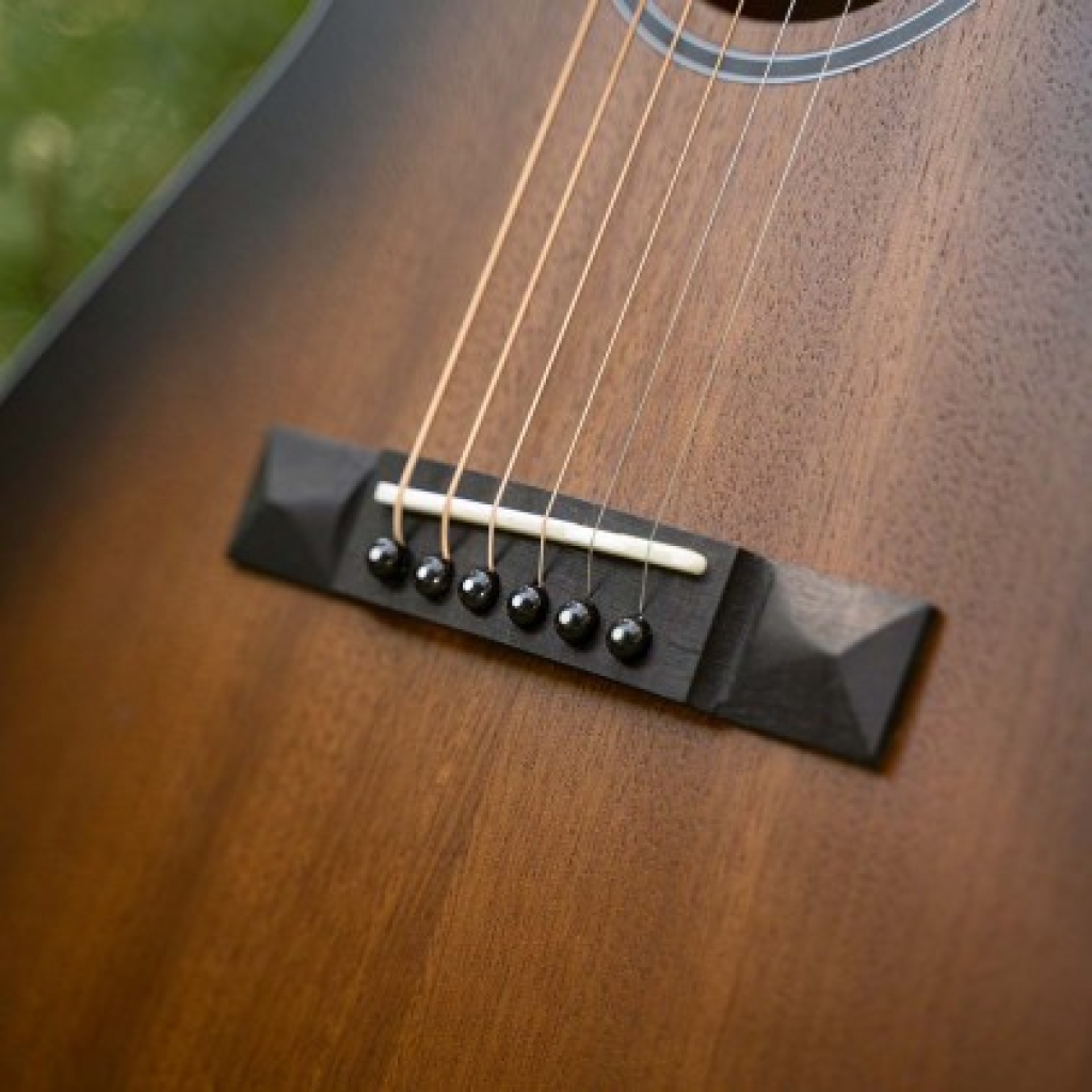 Guitarra Electroacustica con funda OPBB | CORE-PE AMH OPBB – CORT ...